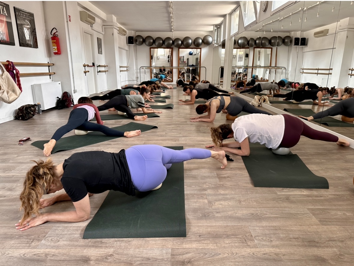 YAMUNA BODY ROLLING – COS’E? – 50enni.blog – La vita comincia a…